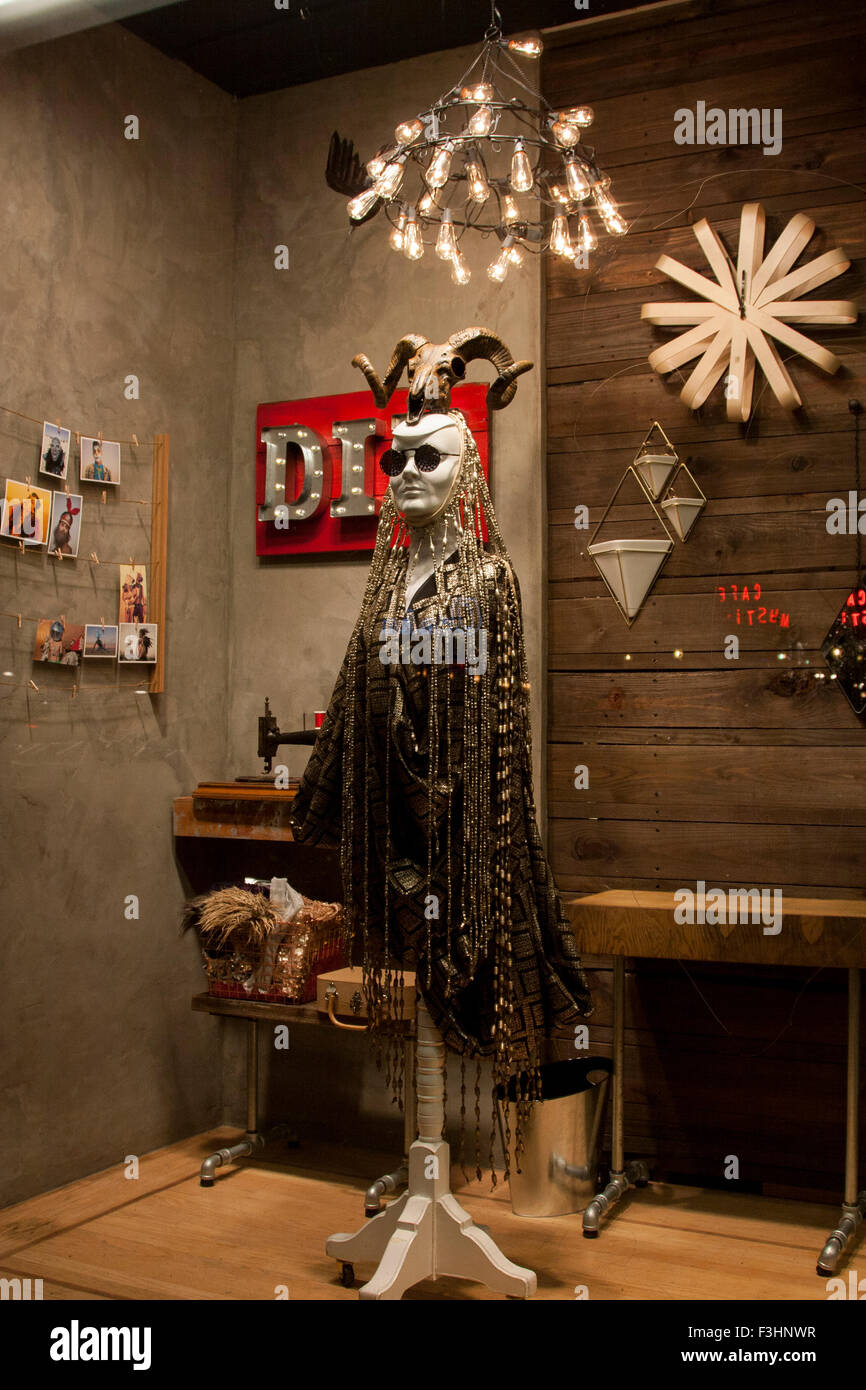 Hardware store window display hi-res stock photography and images - Alamy