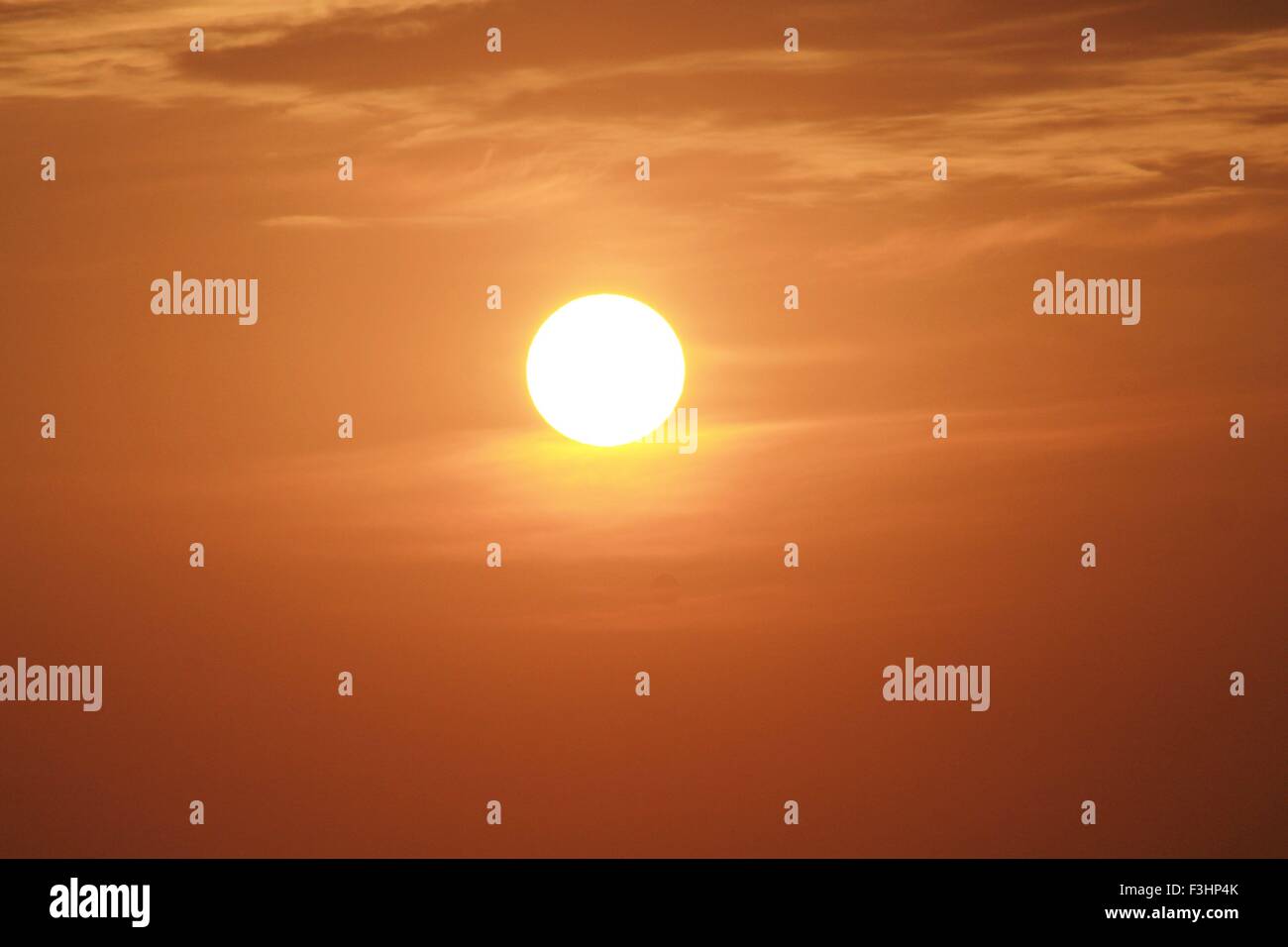 Sunrise red sun hi-res stock photography and images - Alamy
