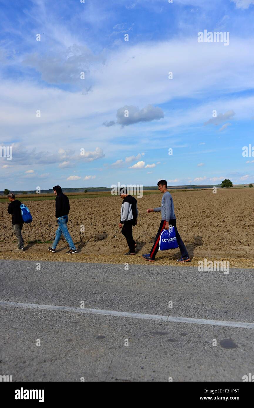 October 4 2015 Sid In Serbia Group Of Afghan Refugees Leaving Serbia