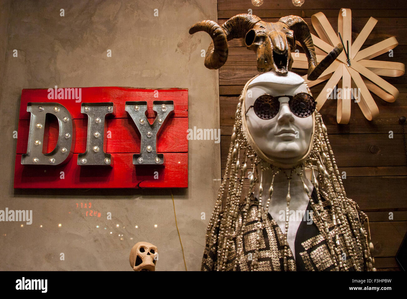 Hardware store window display hi-res stock photography and images - Alamy