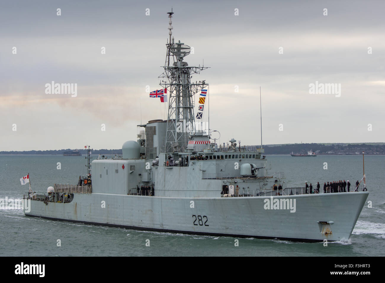 Hmcs athabaskan hi-res stock photography and images - Alamy