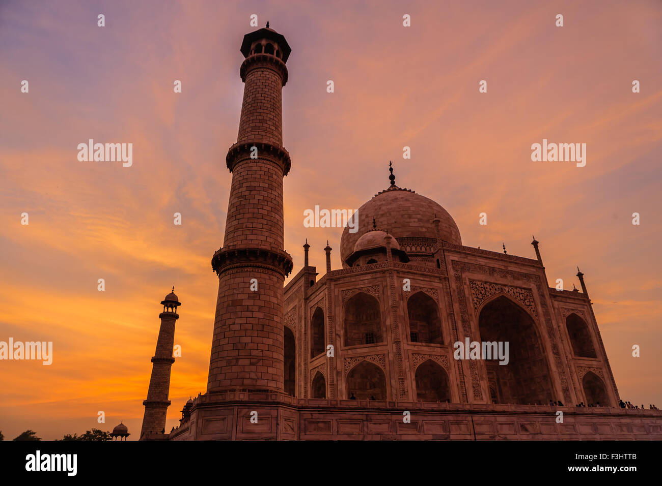 Taj mahal in sunset Stock Photo - Alamy