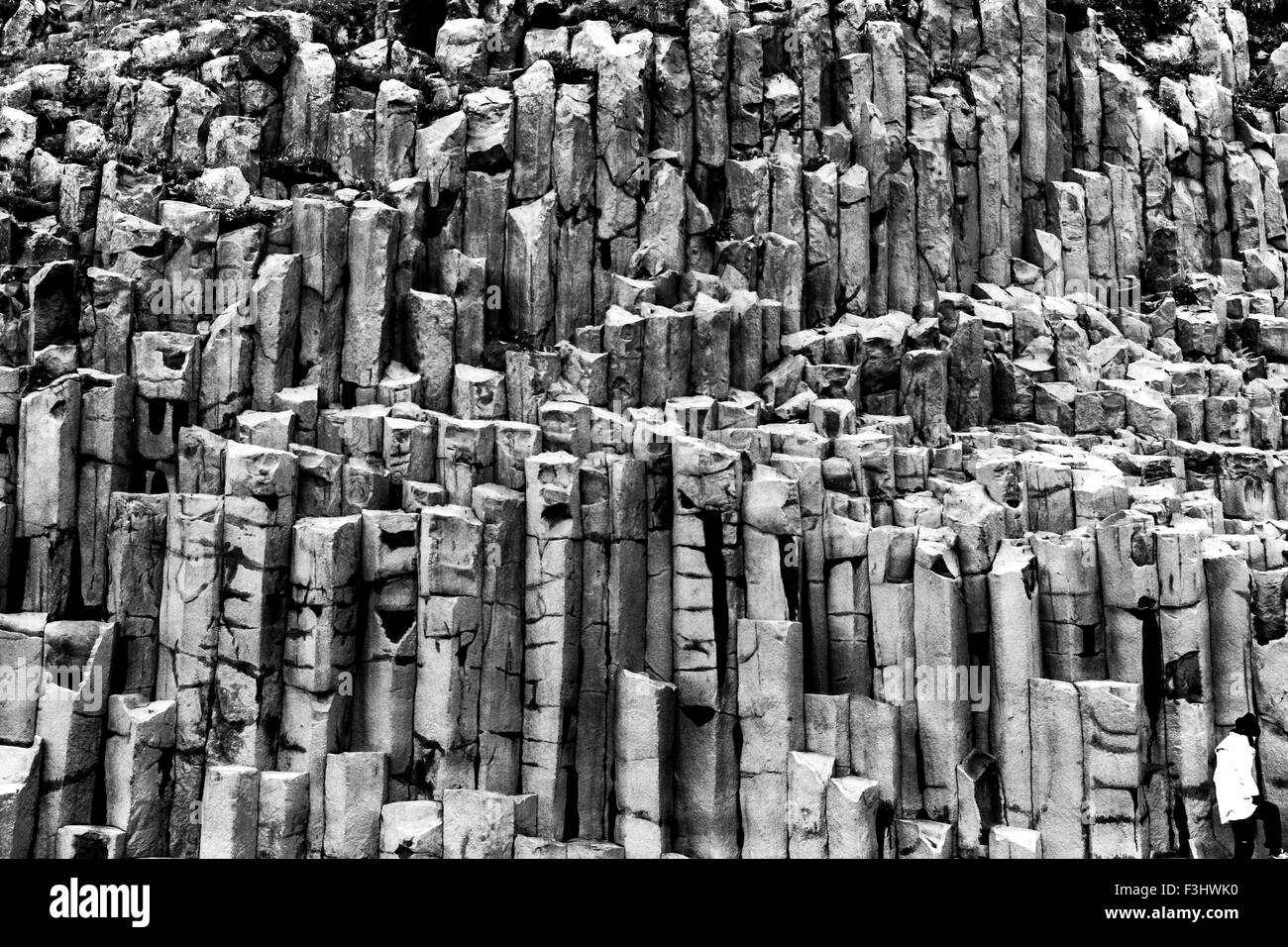 Basalt columns vik iceland Black and White Stock Photos & Images - Alamy