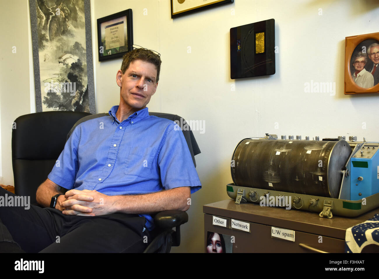 Seismologist hi-res stock photography and images - Alamy