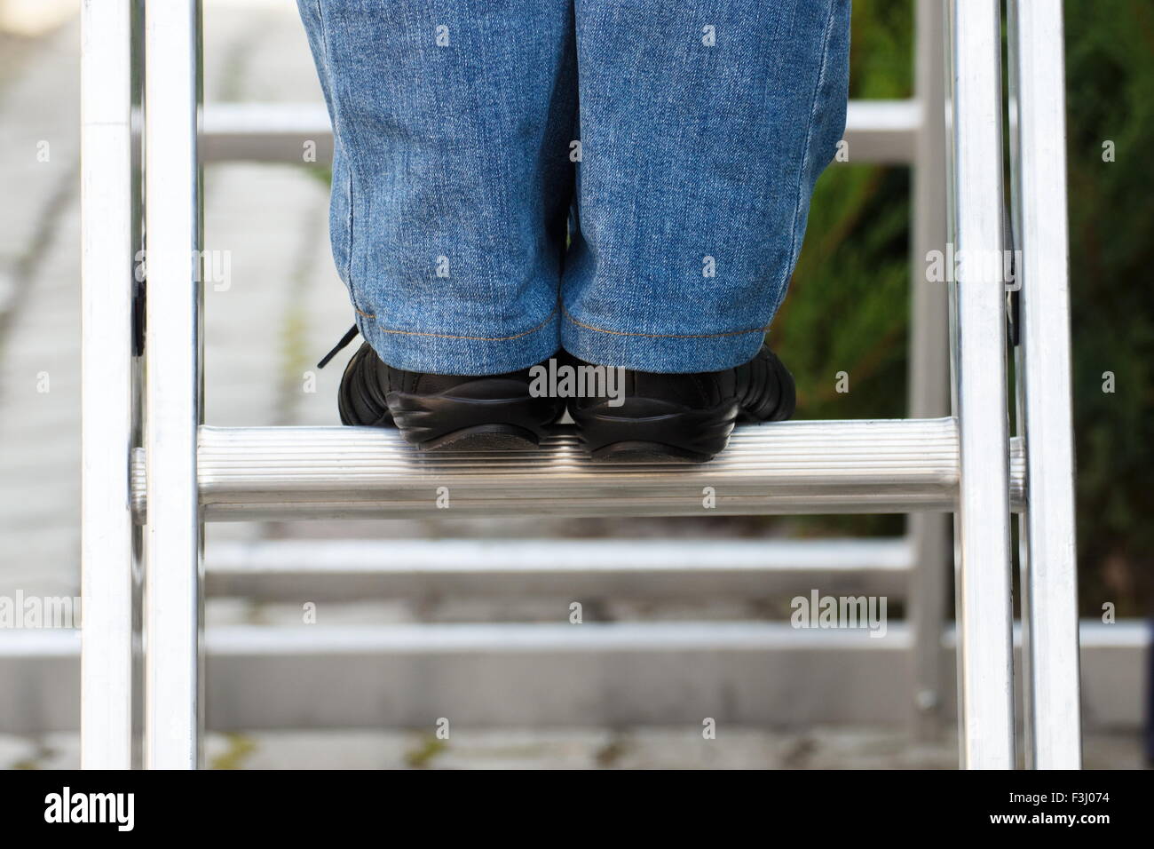 Ladder feet garden hi-res stock photography and images - Alamy