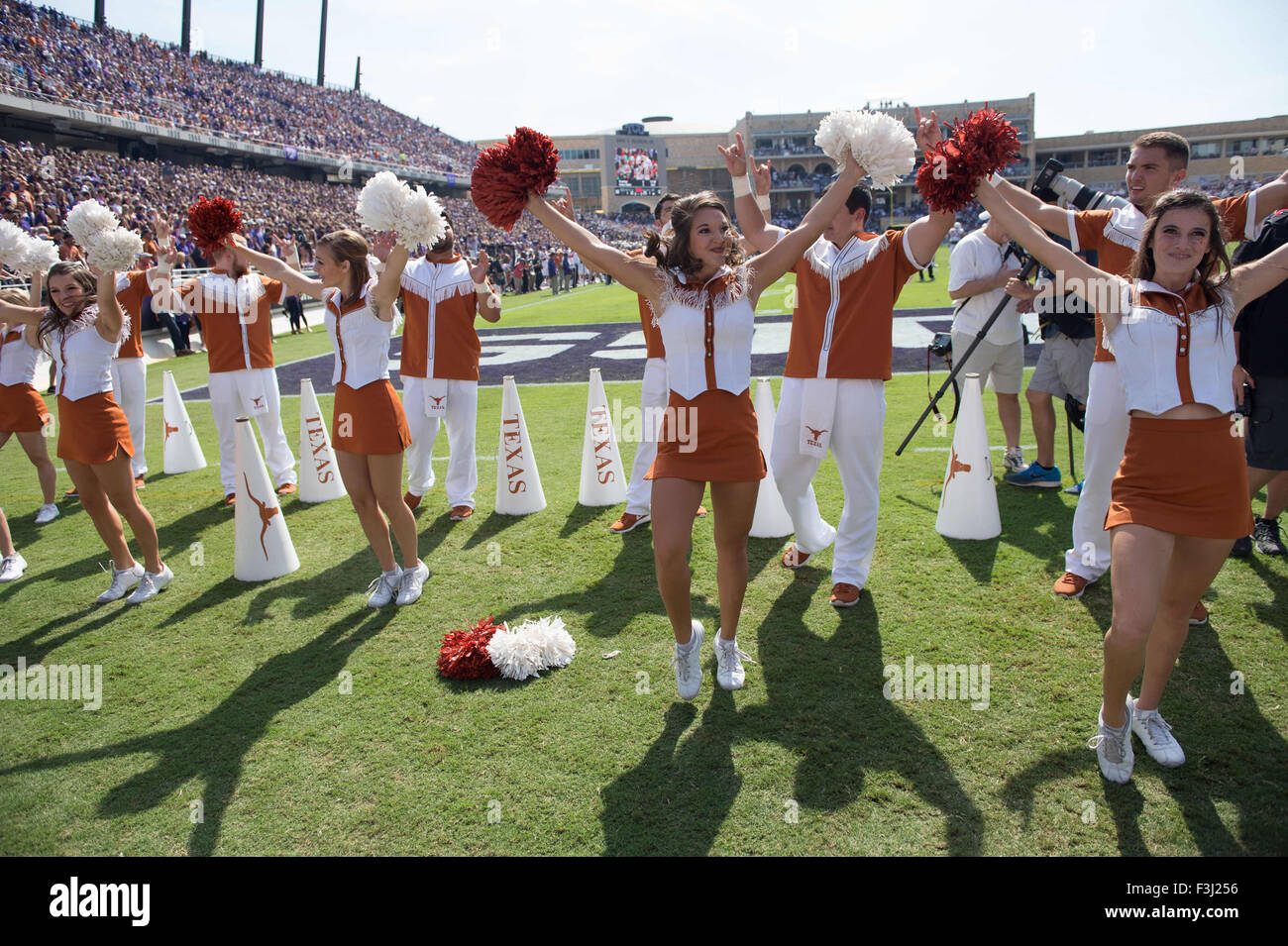 October 3rd, 2015:.Texas Cheer Team perform during an NCAA Football ...