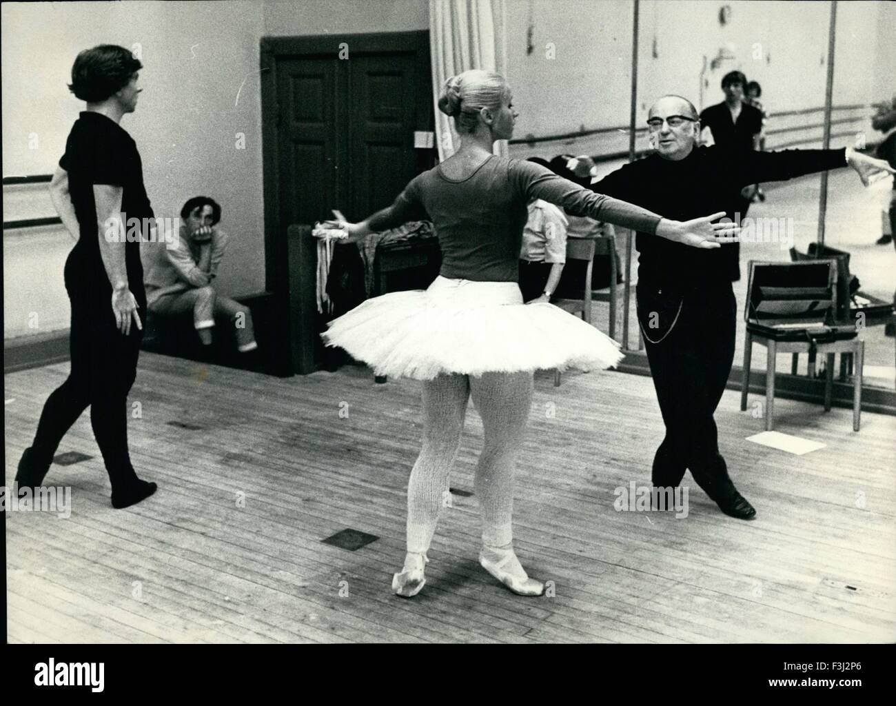 Kirsten simone hi-res stock photography and images - Alamy