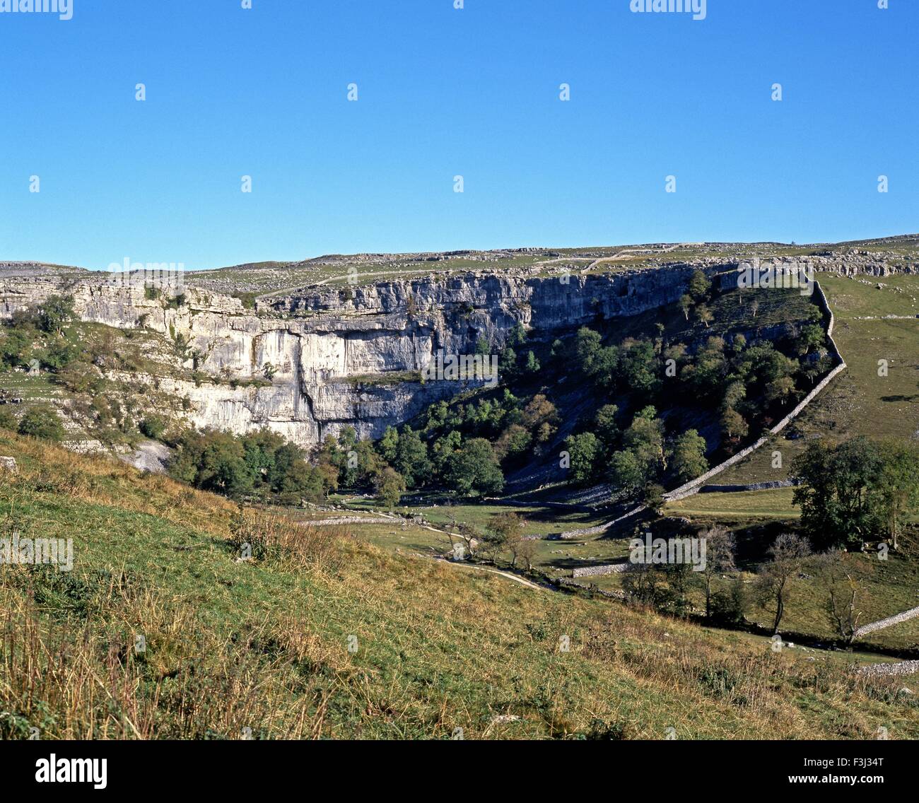 View of Malham Cove in the Yorkshire Dales, Malham, Yorkshire Dales ...