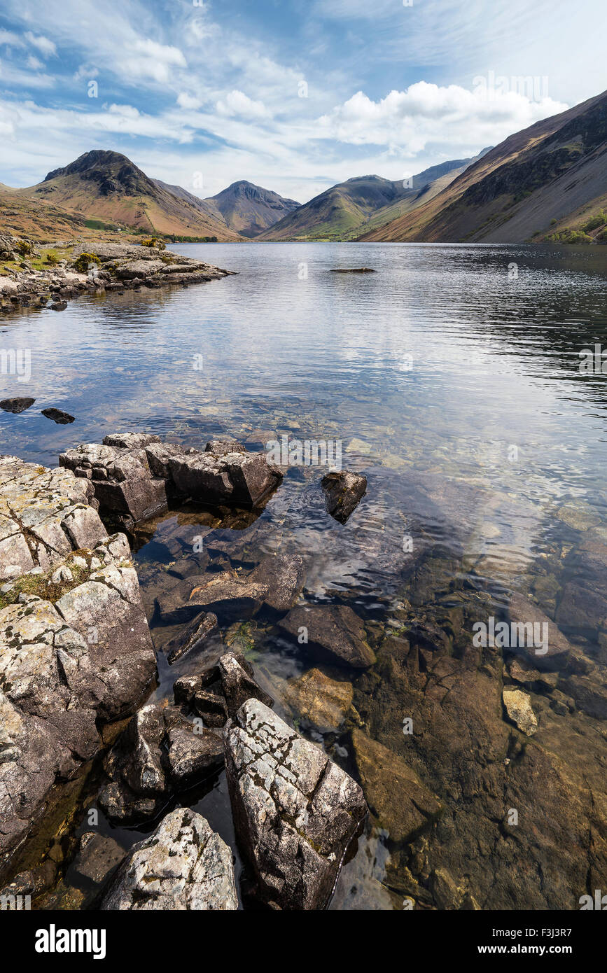 Stunning landscape of Wast Water and Lake District Peaks on Summer day ...