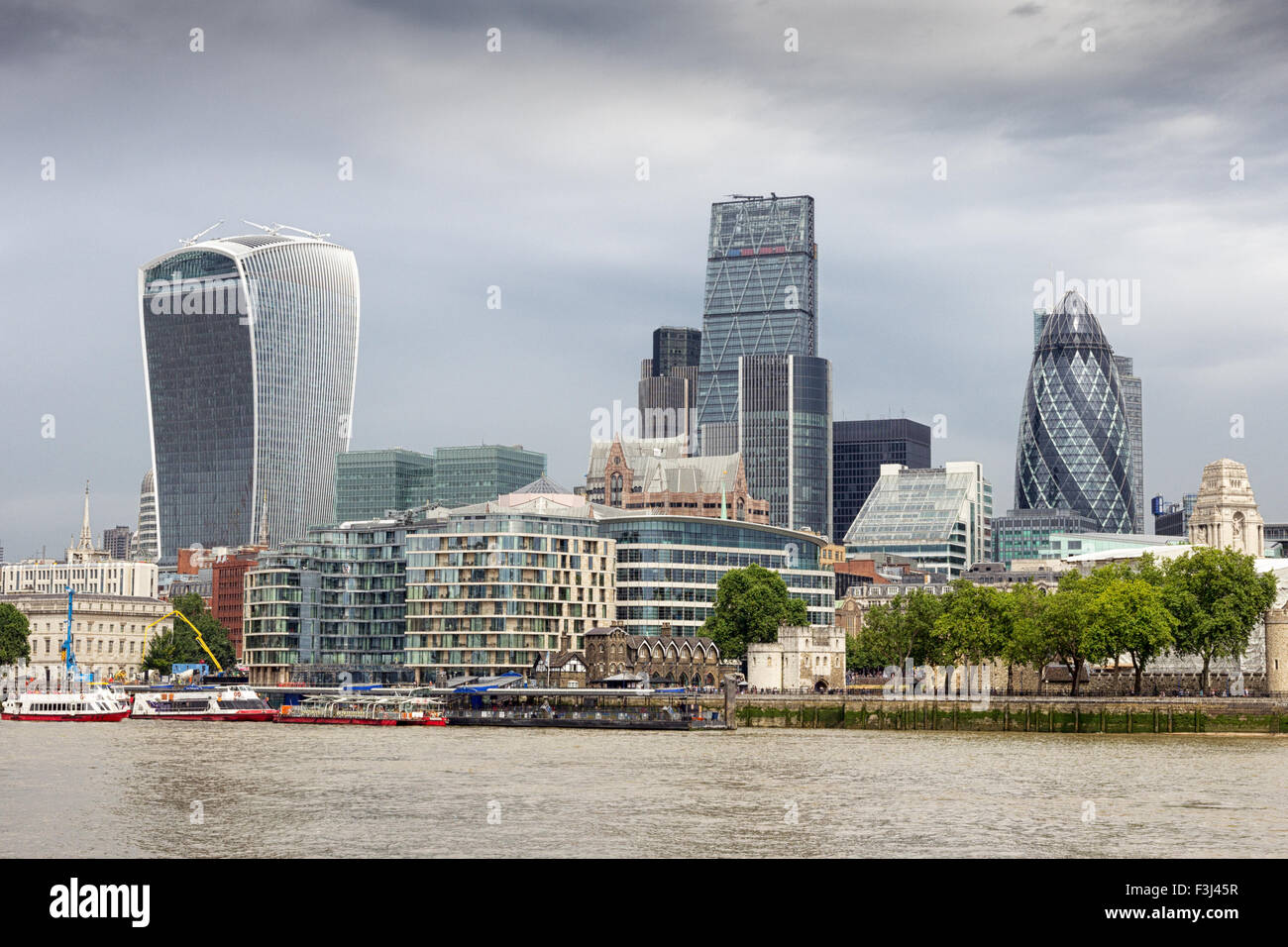 London skyline construction hi-res stock photography and images - Alamy