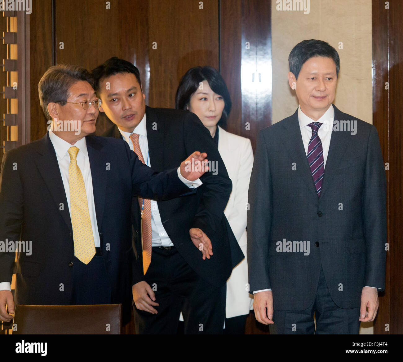 Shin Dong-joo, Oct 8, 2015 : Shin Dong-joo (R), former vice chairman of ...