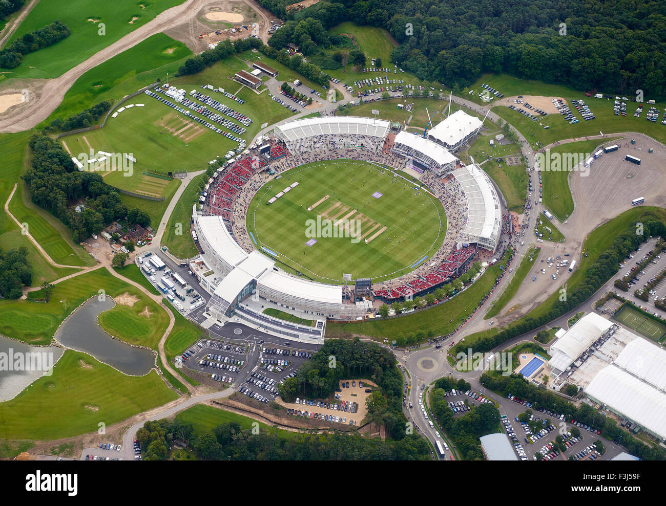 The Rose Bowl ( Ageus Bowl ) Southampton, Southern England, with crowds ...