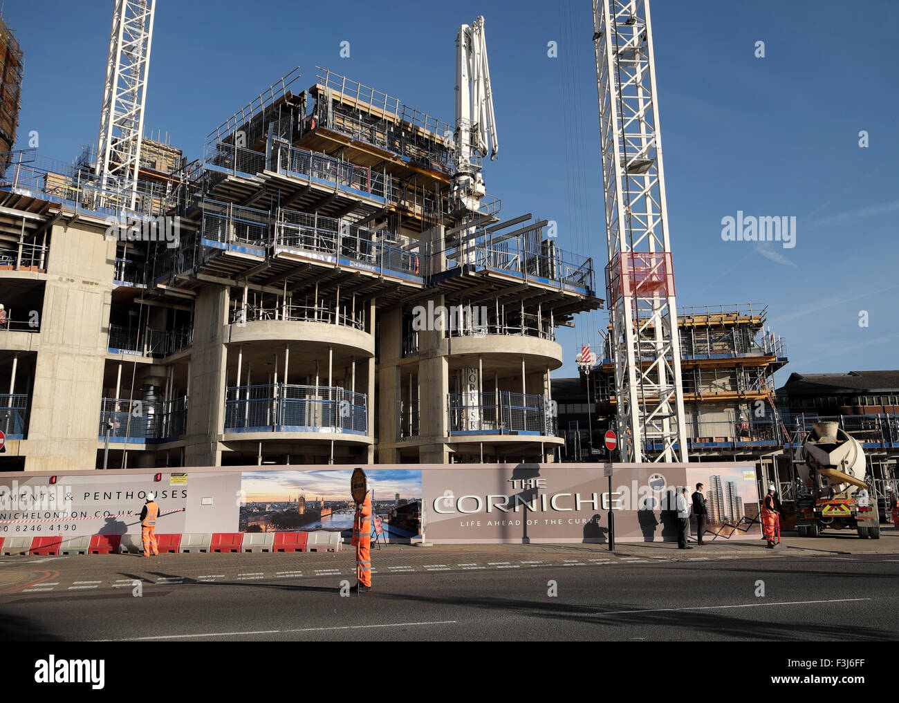 Flat construction hi-res stock photography and images - Alamy