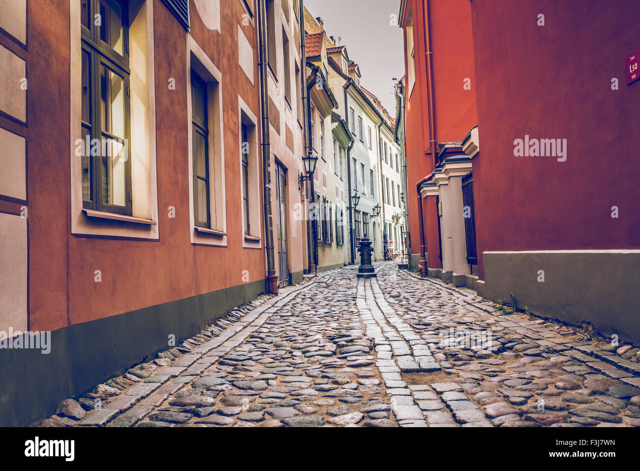 Brick narrow column hi-res stock photography and images - Alamy