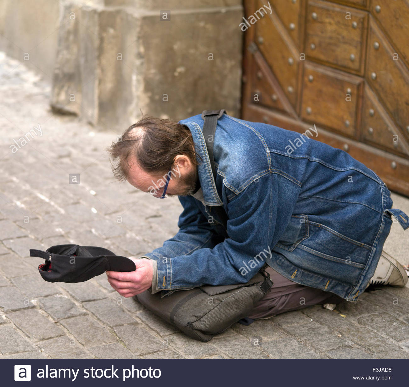 People Doing Things Stock Photos & People Doing Things Stock Images - Alamy