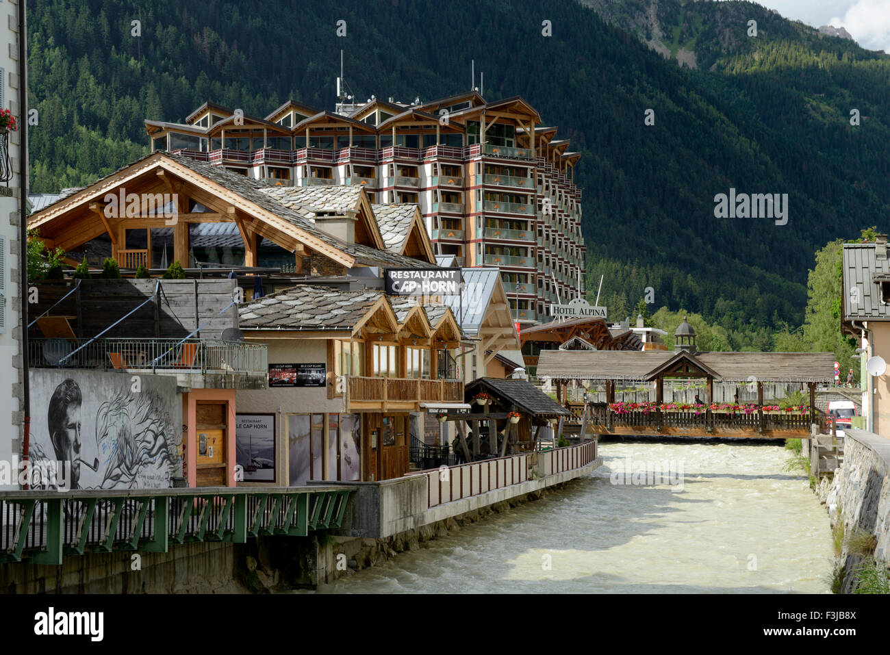 Footbridge europe hi-res stock photography and images - Alamy