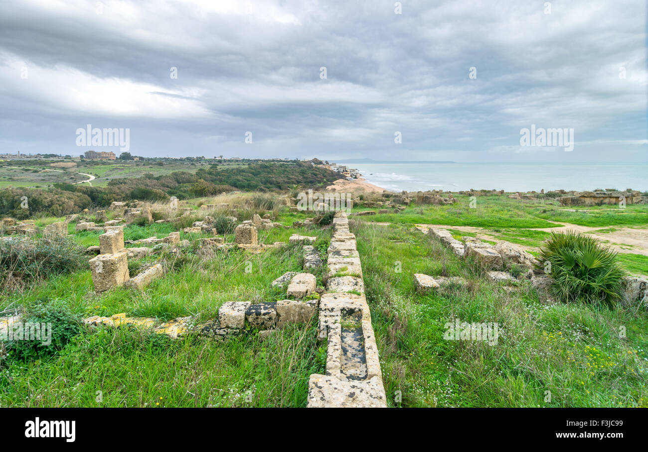 Sicily selinunte in archaeological hi-res stock photography and images ...