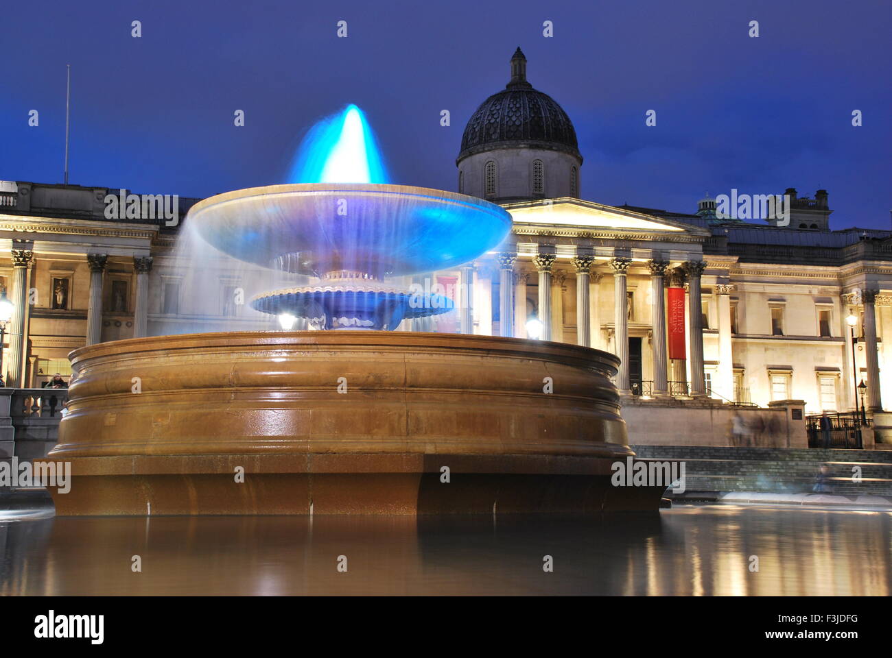 London National Gallery Fountain High Resolution Stock Photography and ...