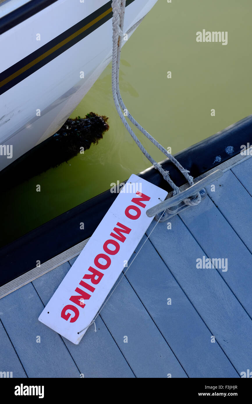 Private mooring sign hi-res stock photography and images - Alamy