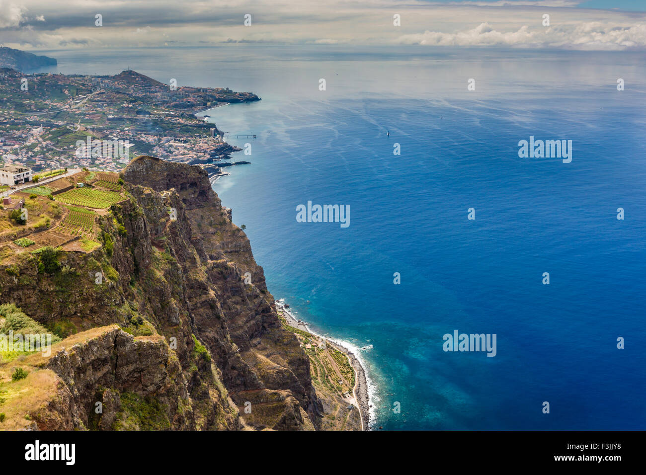 600 Meter high cliffs of Gabo Girao at Madeira Island, Portugal Stock ...