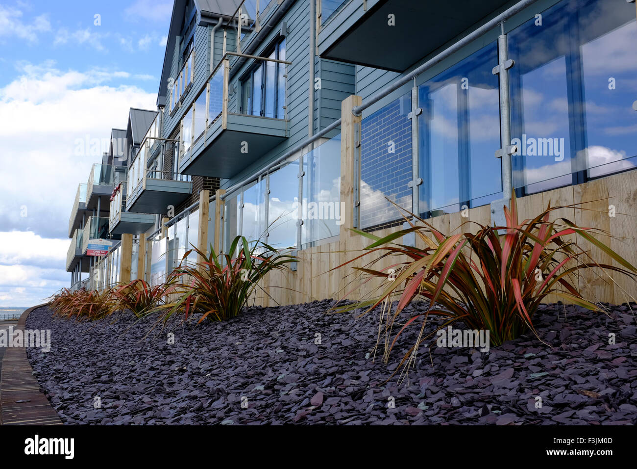 Modern landscaping seaside hi-res stock photography and images - Alamy