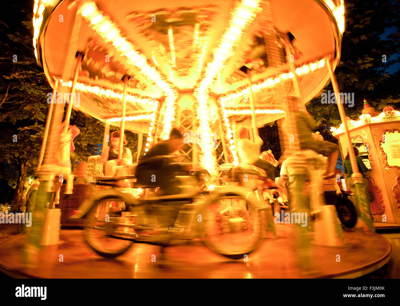 Merry go round night hi-res stock photography and images - Alamy