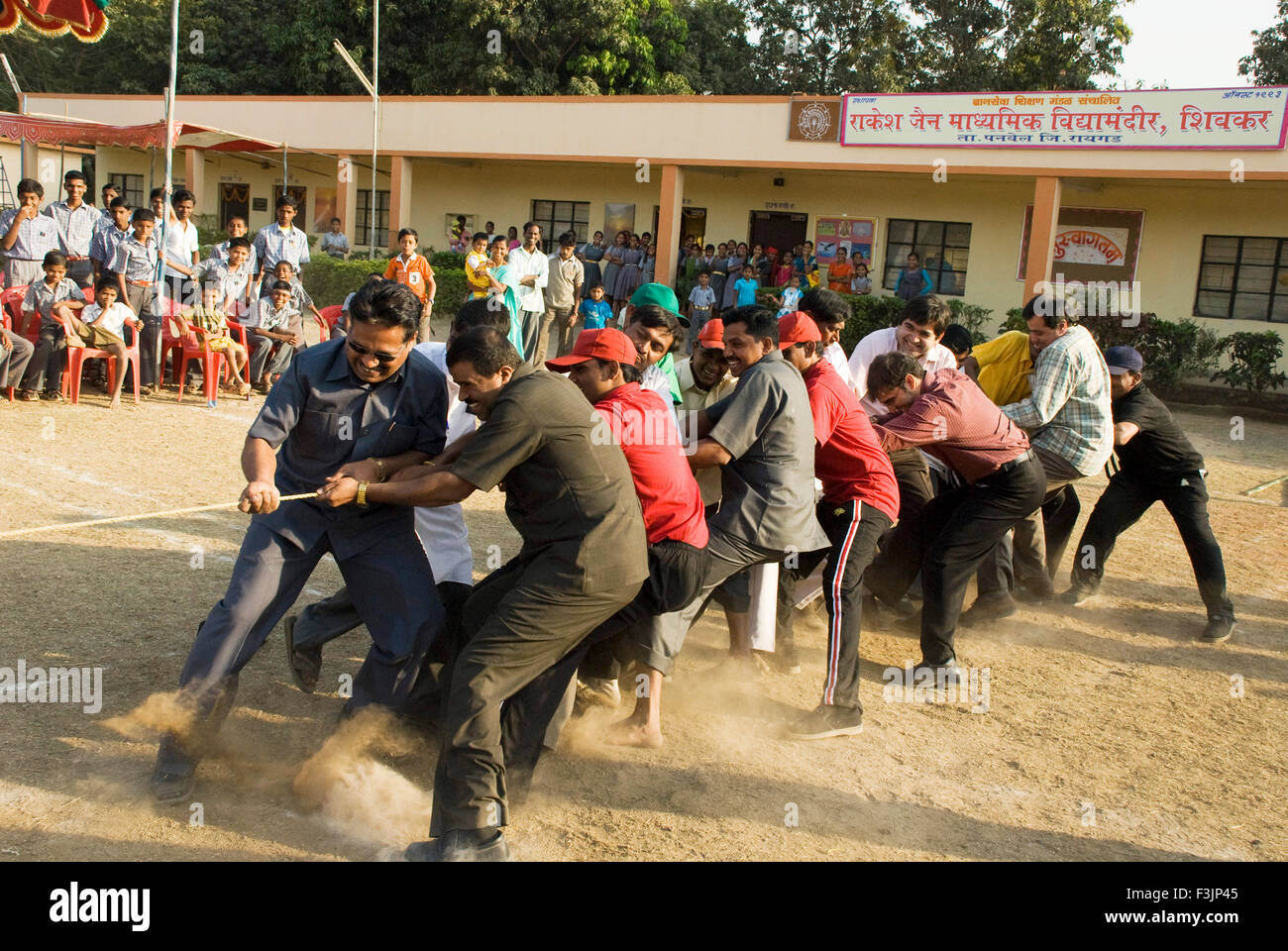 Tug of war india hi-res stock photography and images - Alamy