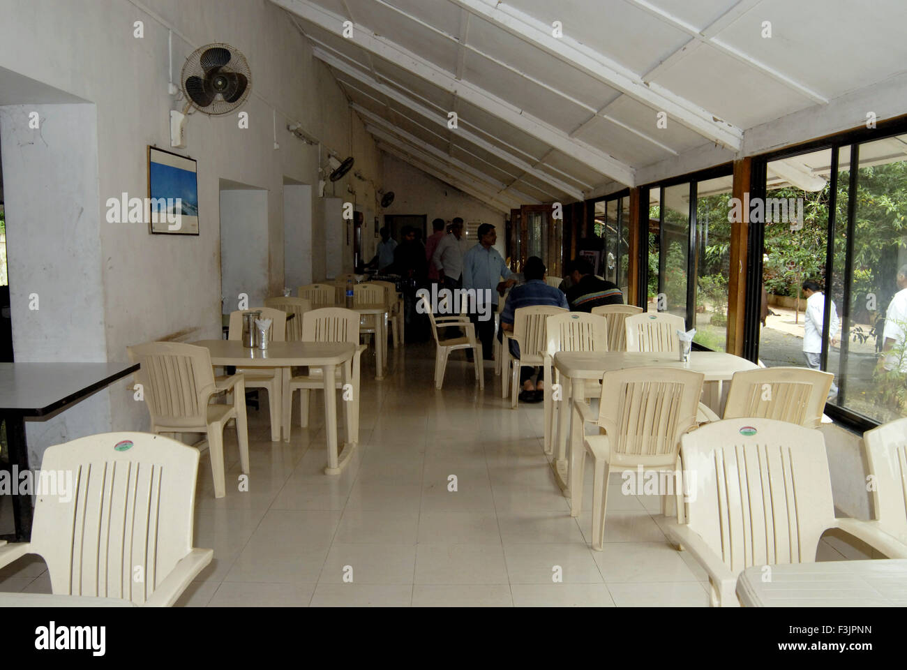 Mess hall cafeteria hi-res stock photography and images - Alamy