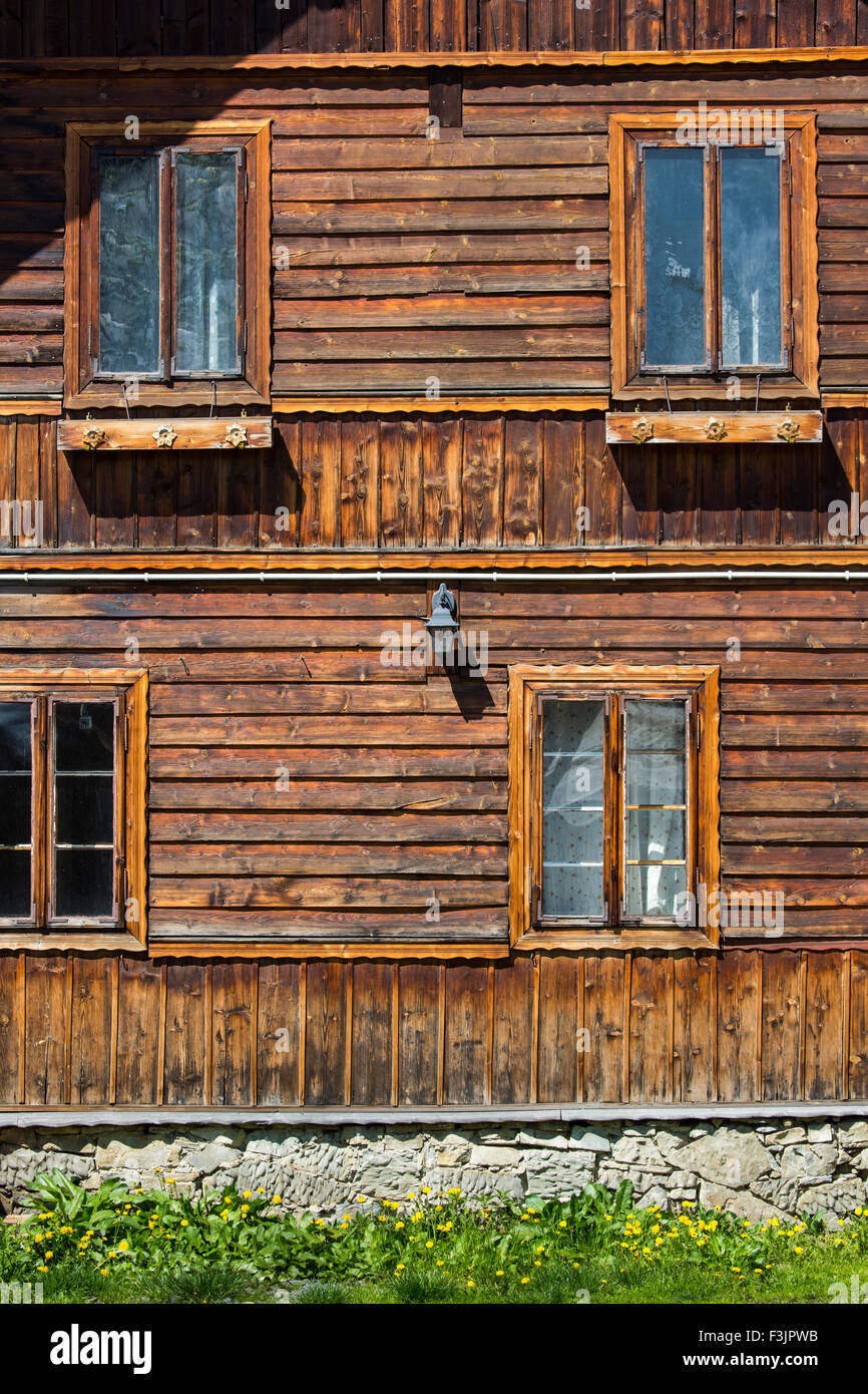 Wooden hut with traditional shingled roof hi-res stock photography and ...