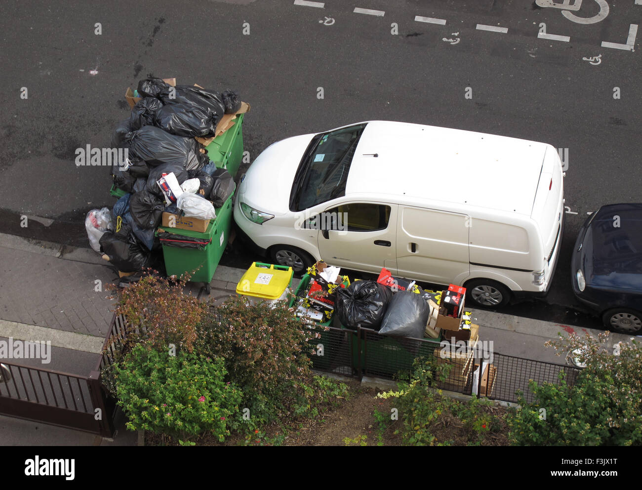 Strike of garbage collection,Paris,France Stock Photo - Alamy