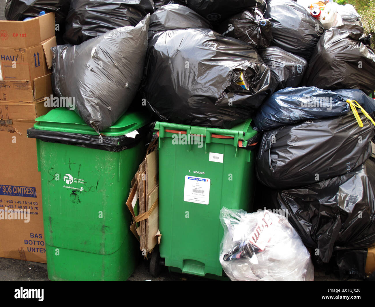 Strike of garbage collection,Paris,France Stock Photo - Alamy