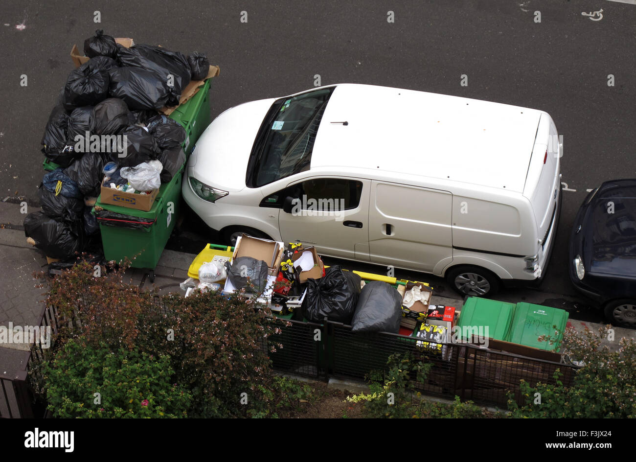 Strike of garbage collection,Paris,France Stock Photo - Alamy
