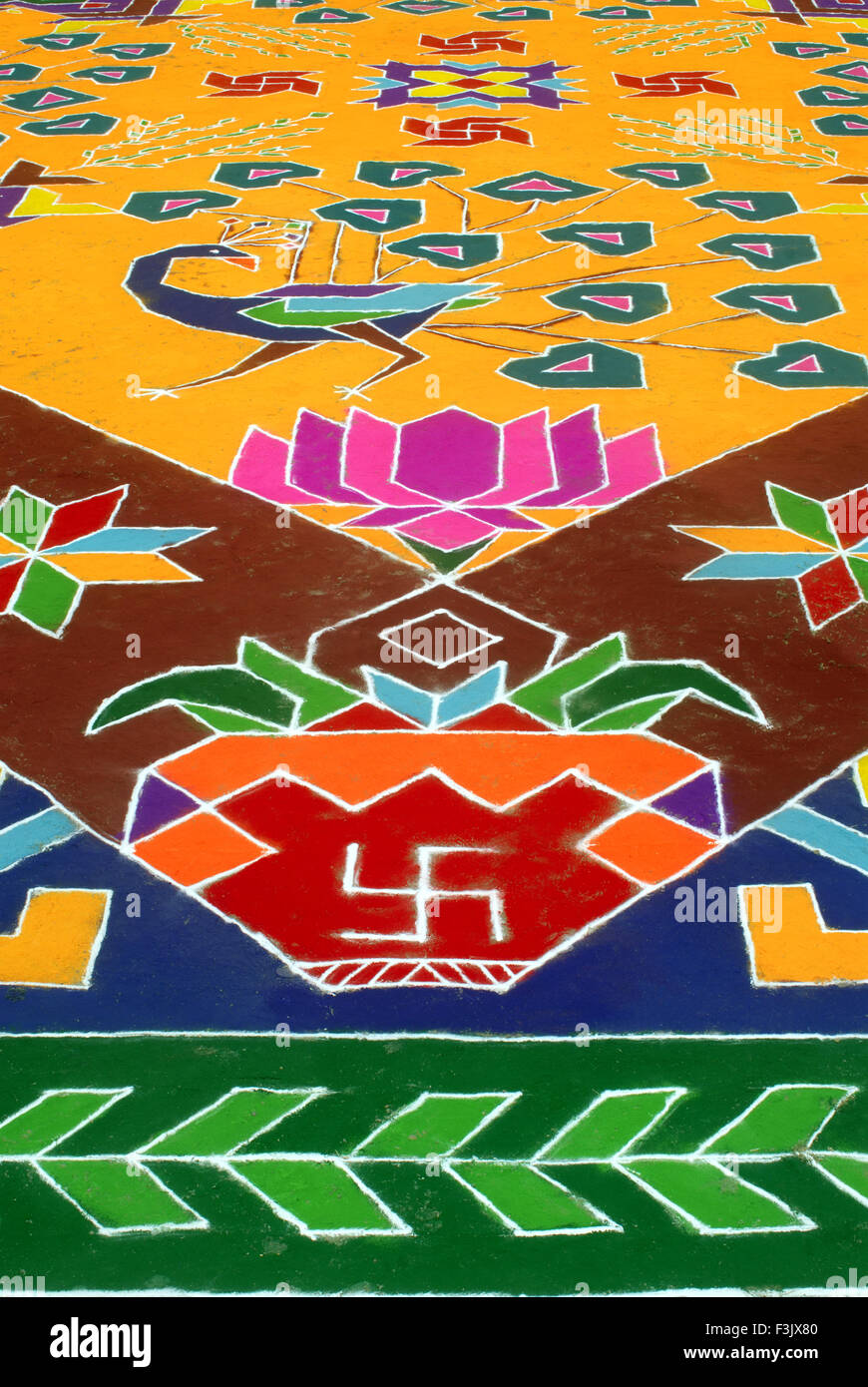 Rangoli indian folk art hi-res stock photography and images - Alamy