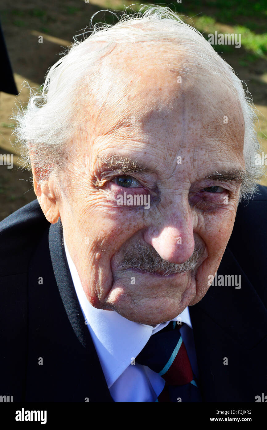 WWII Lancaster bomber Wireless Operator Robert Hammond,(94), from ...