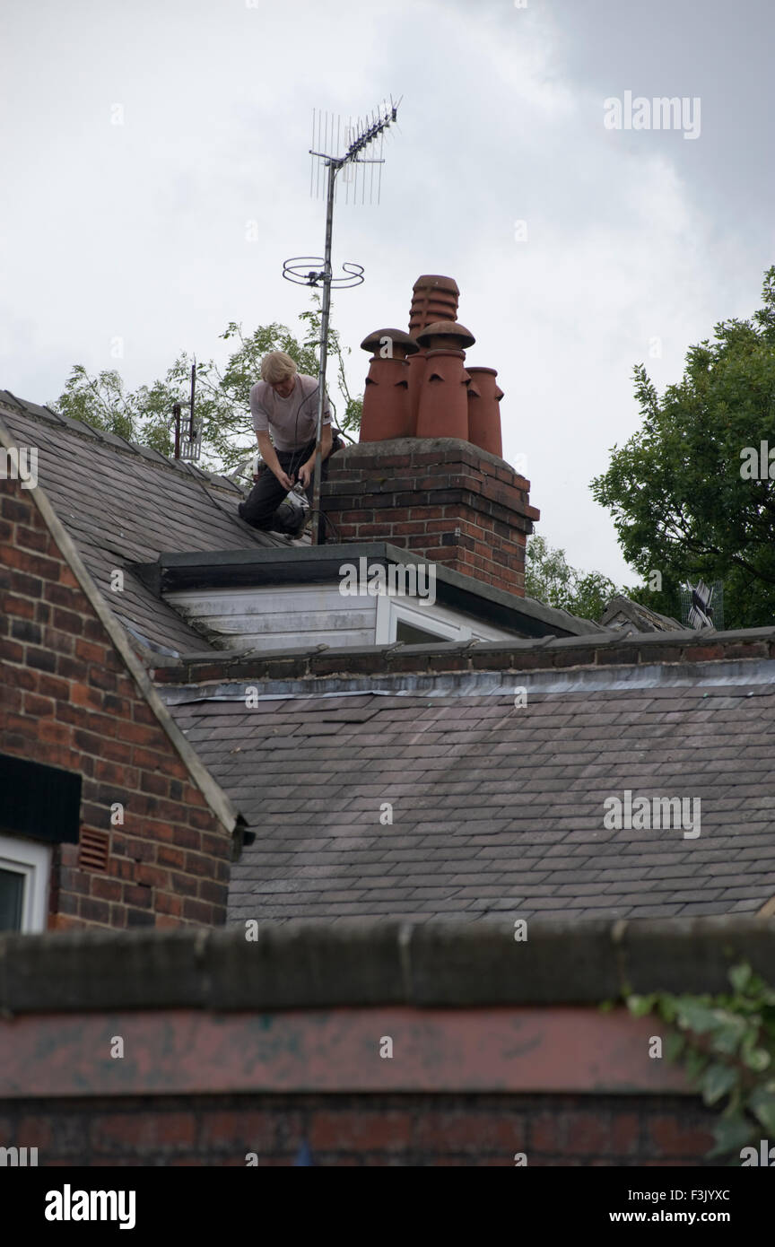 Slate roof installation hi-res stock photography and images - Alamy