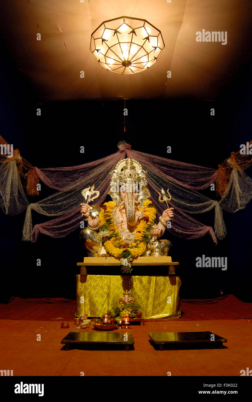 Altar for lord ganesh hi-res stock photography and images - Alamy