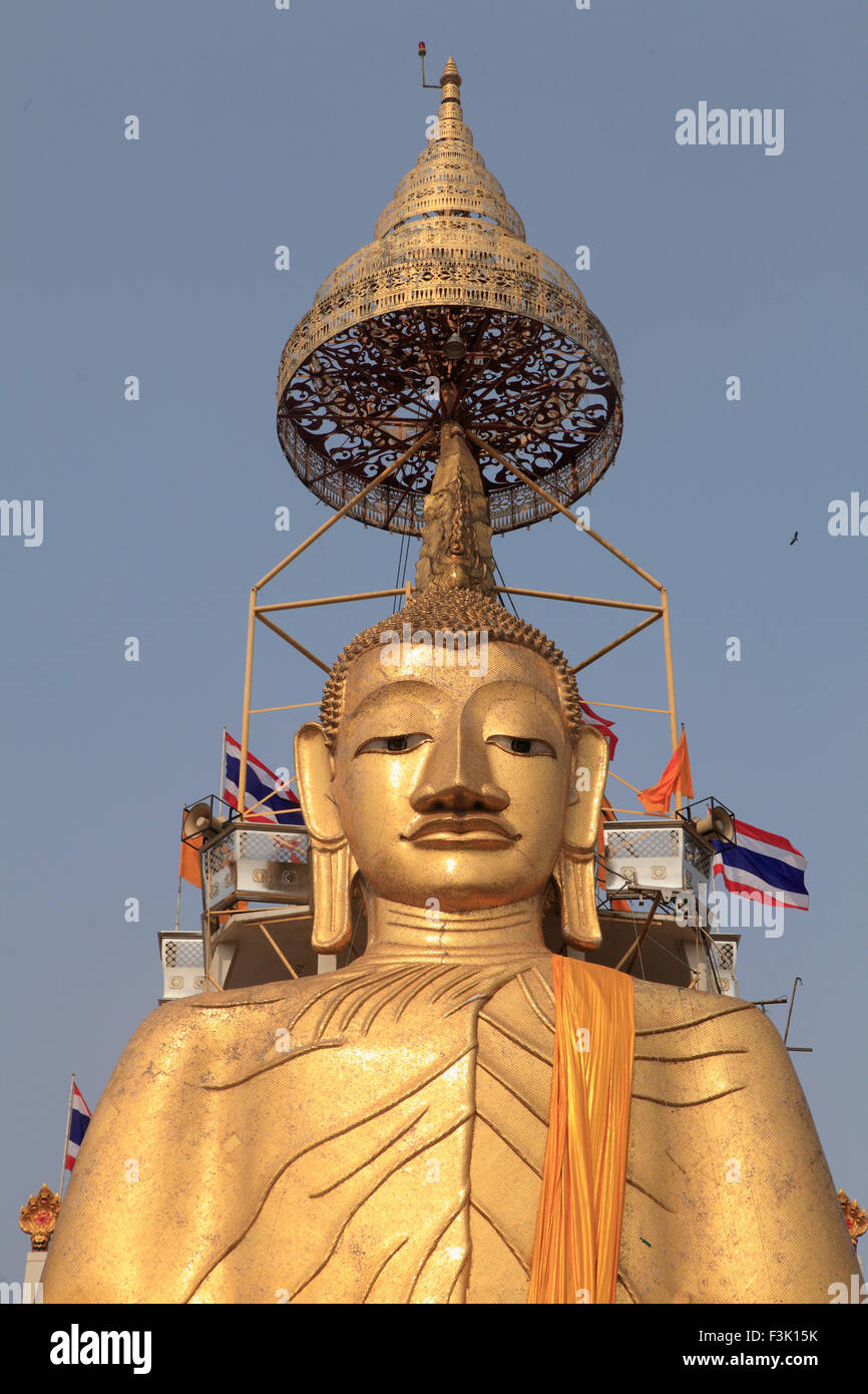 Wat intharawihan temple bangkok hi-res stock photography and images - Alamy