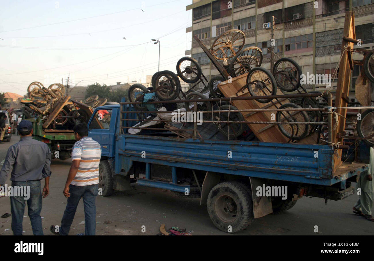 Vendors' push carts seen loaded on trucks after an anti encroachment ...
