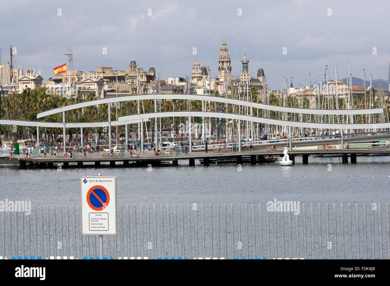 Barcelona bridge walkway hi-res stock photography and images - Alamy
