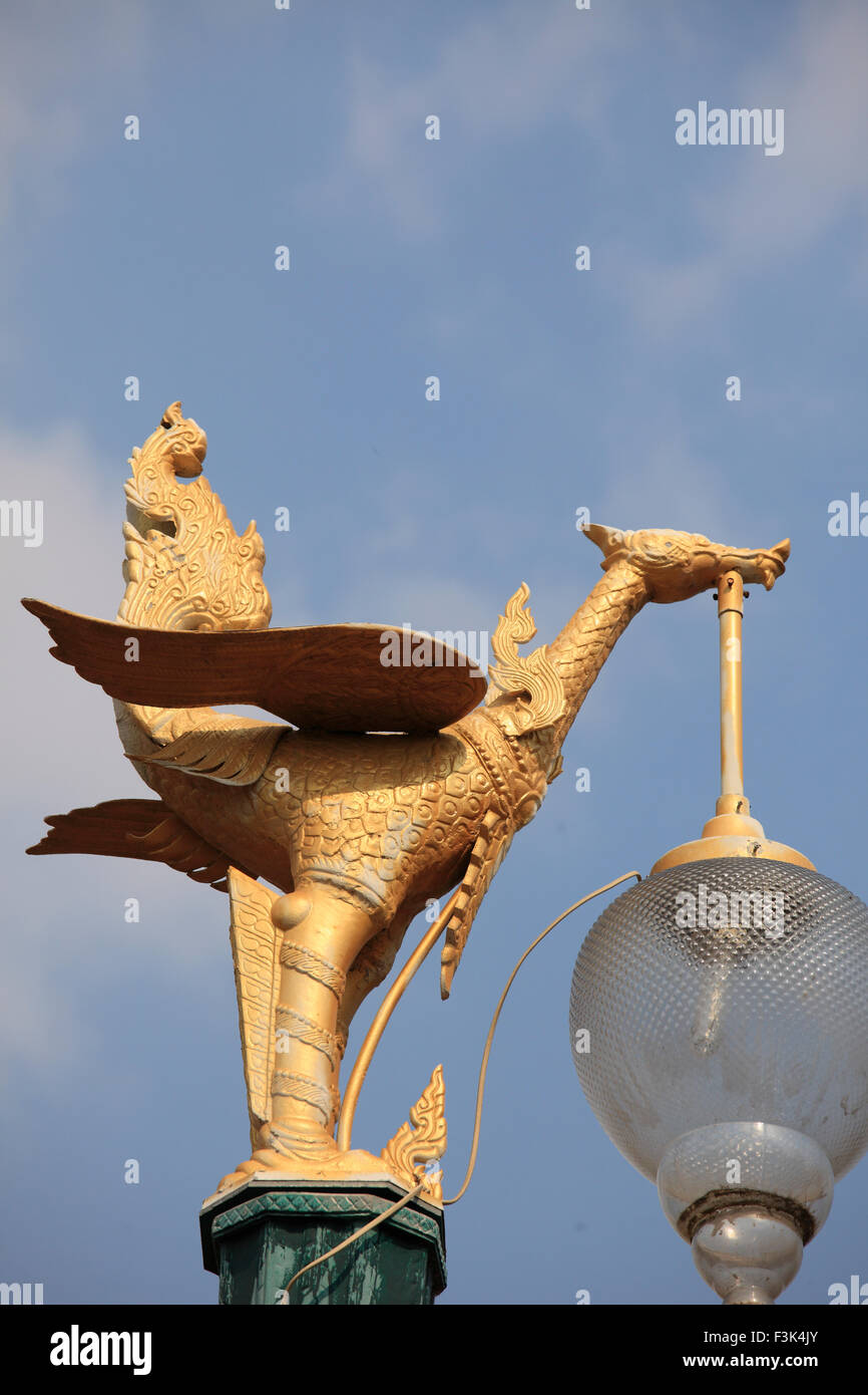 Statue lamp post hi-res stock photography and images - Alamy