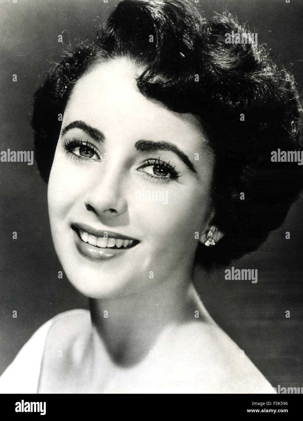 Actress elizabeth taylor 1950 hi-res stock photography and images - Alamy