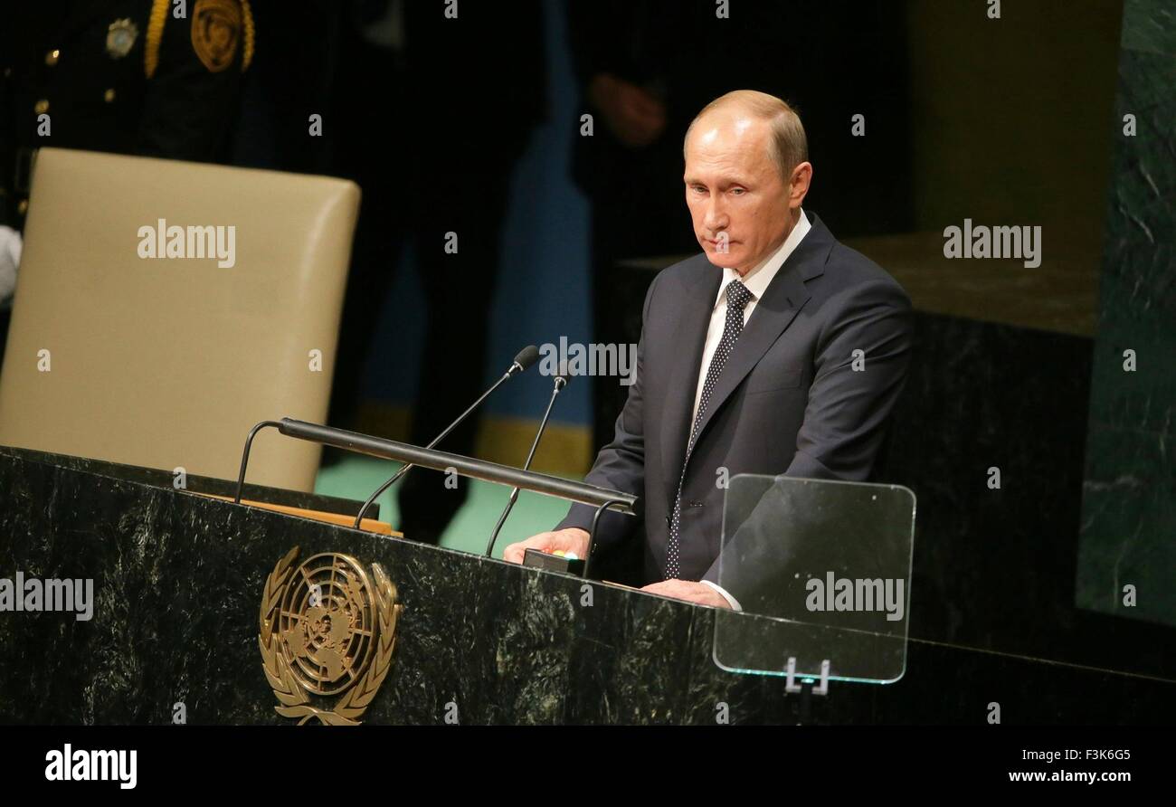 Russian president vladimir putin podium hi-res stock photography and ...