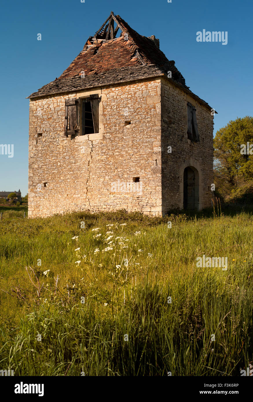 Pigeonnier hi-res stock photography and images - Alamy