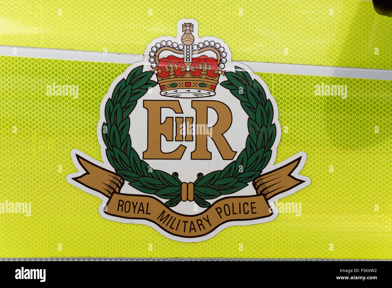 Royal Military Police Crest on Police Car Stock Photo - Alamy