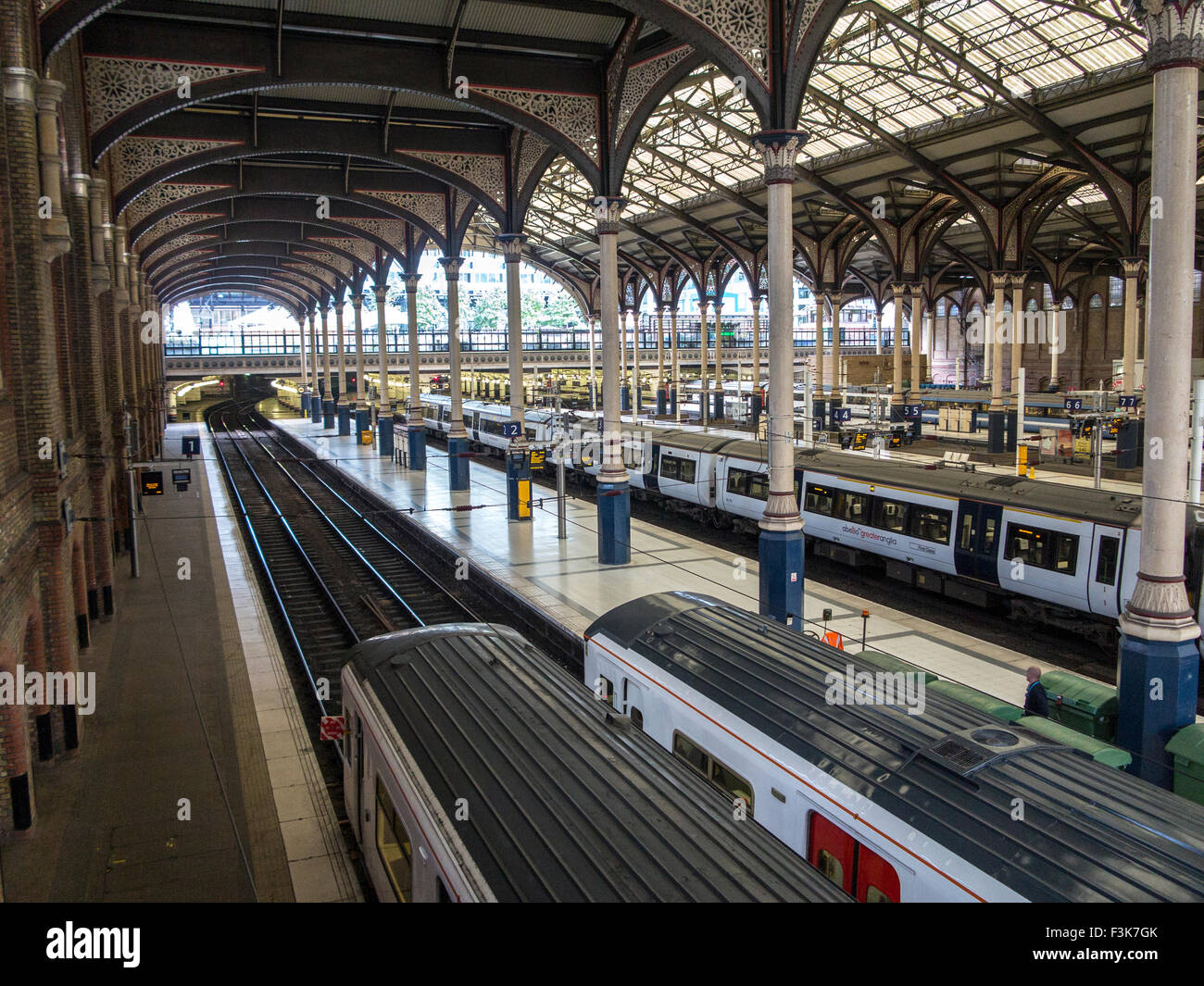 Trains of liverpool hi-res stock photography and images - Alamy