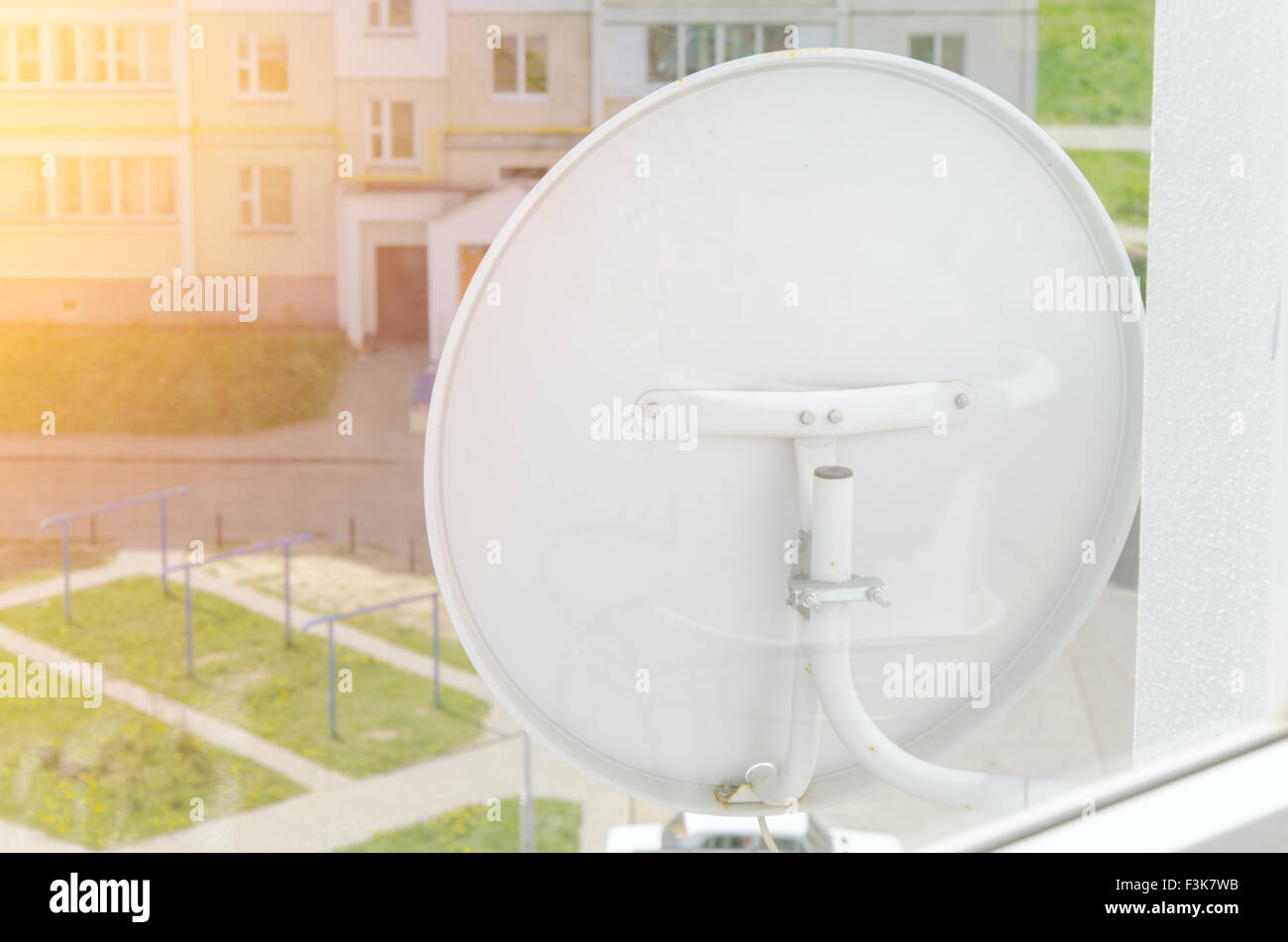 Communications technology satellite hi-res stock photography and images ...