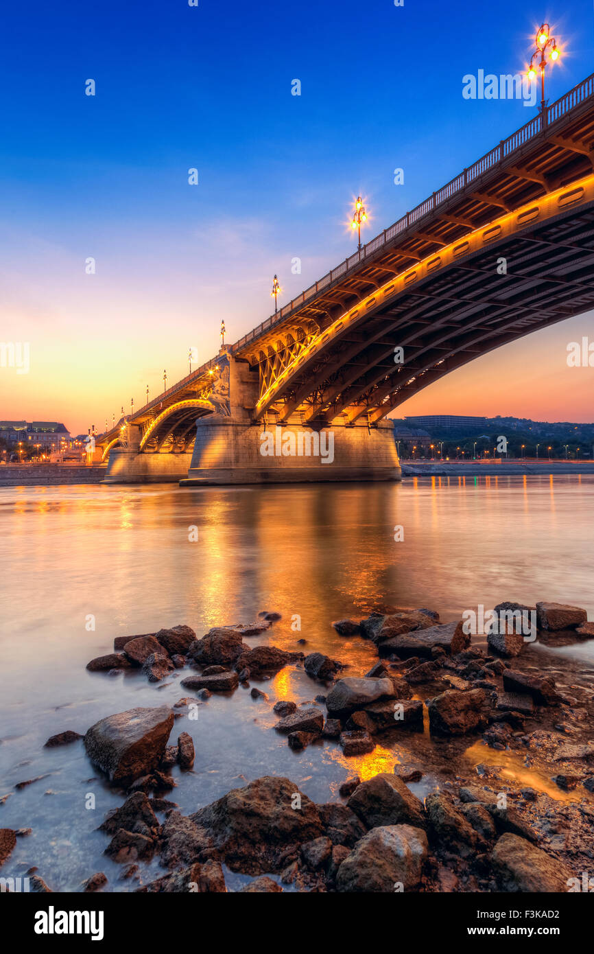 Dusk in budapest hi-res stock photography and images - Alamy