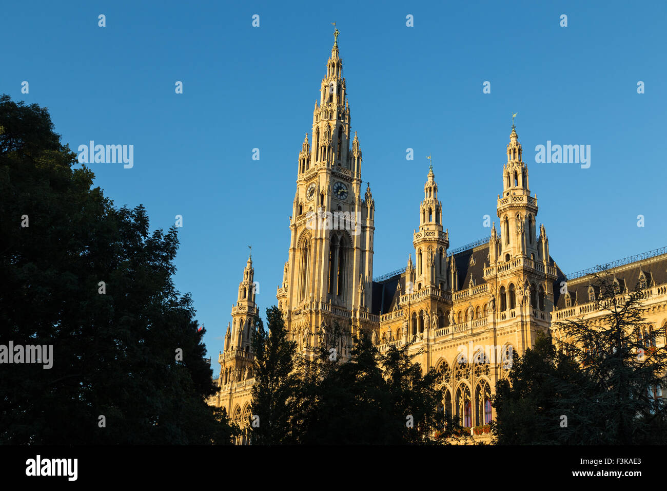 Rathaus vienna hi-res stock photography and images - Alamy