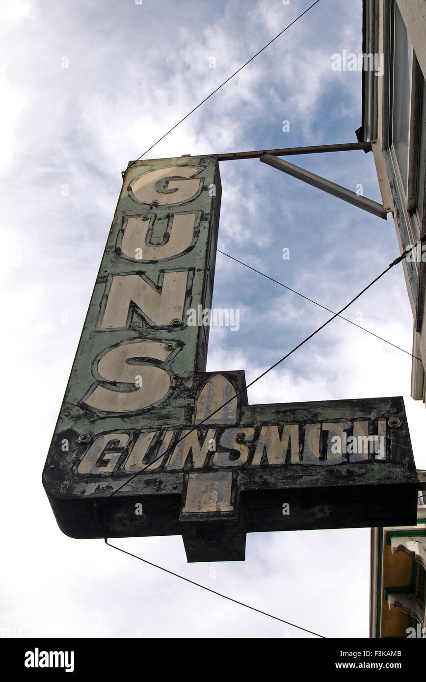 Bridge gun hi-res stock photography and images - Alamy