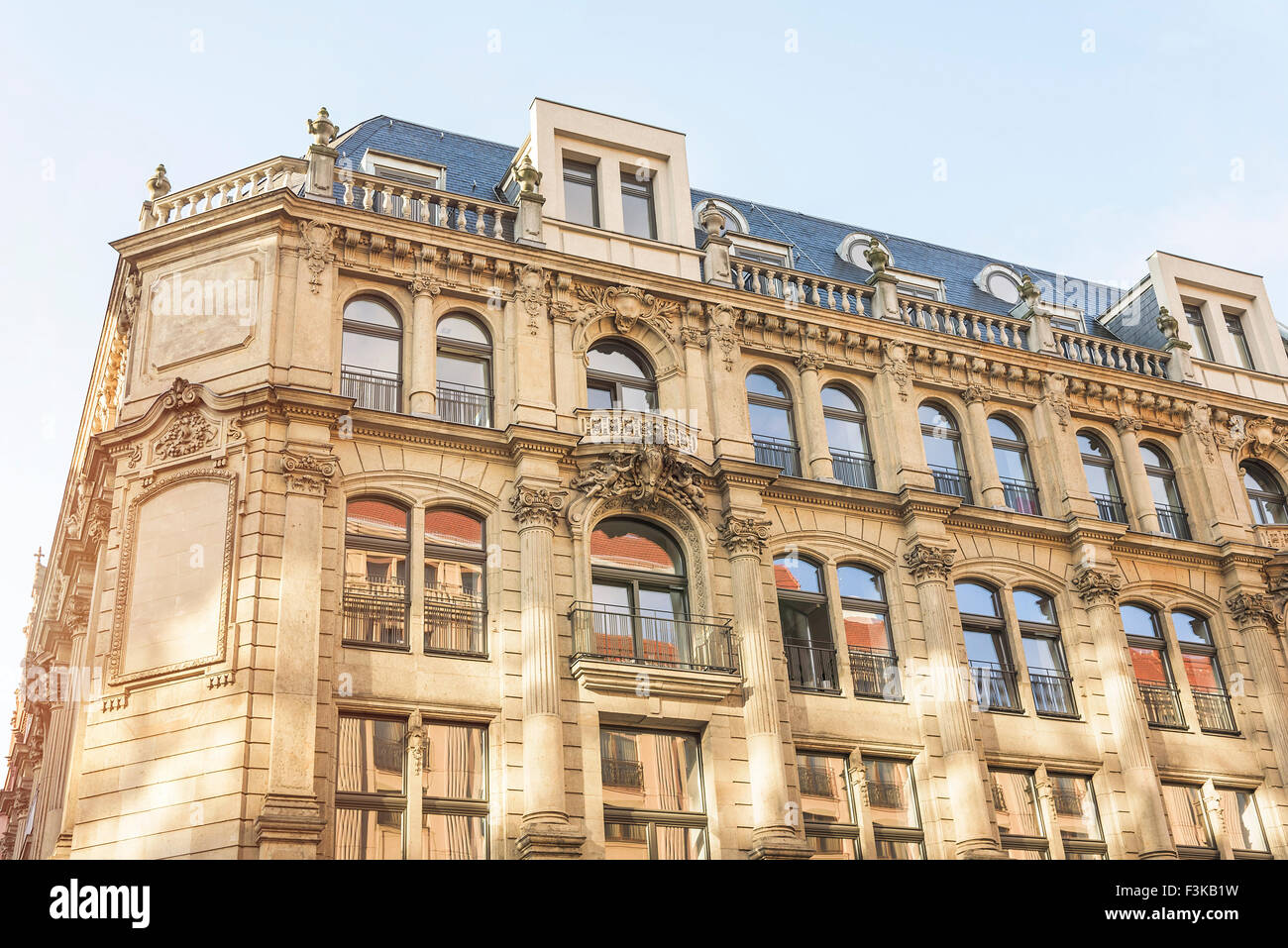 Classic buildings hi-res stock photography and images - Alamy